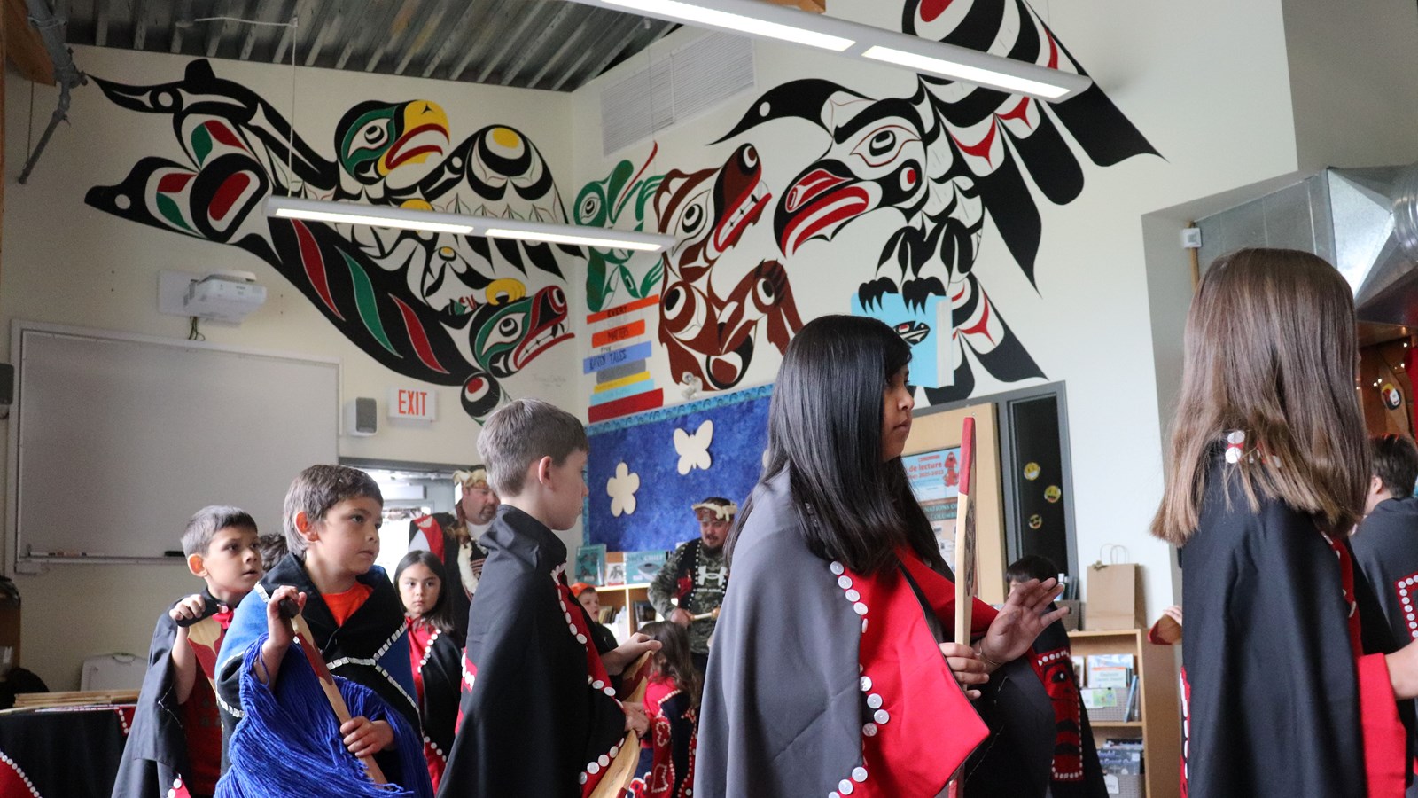 Ripple Rock Elementary Unveils New Library Mural
