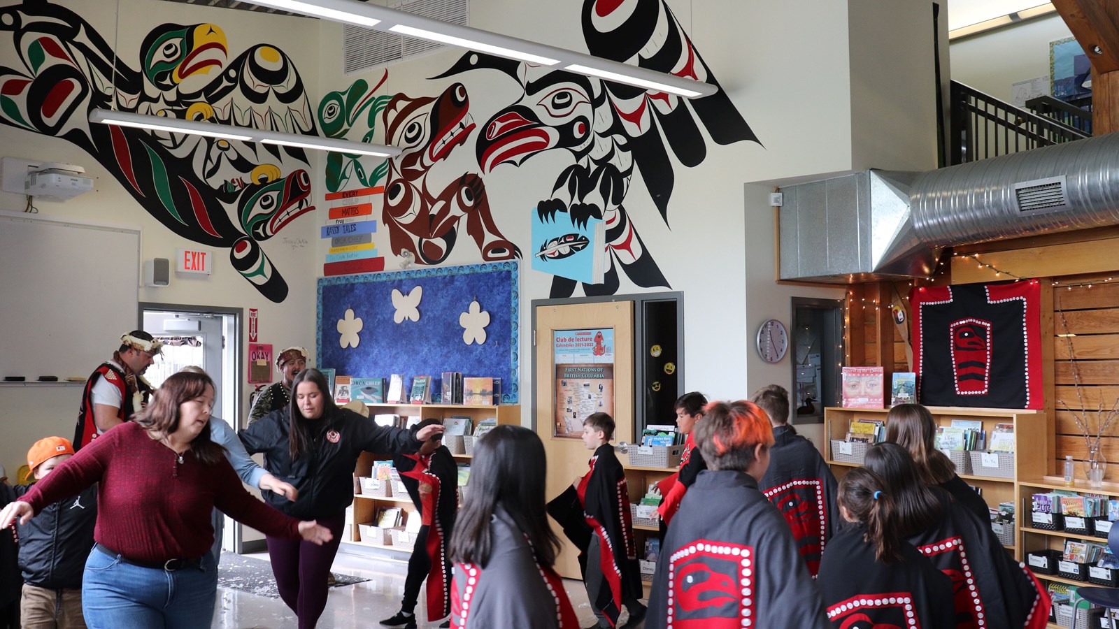 Ripple Rock Elementary Unveils New Library Mural